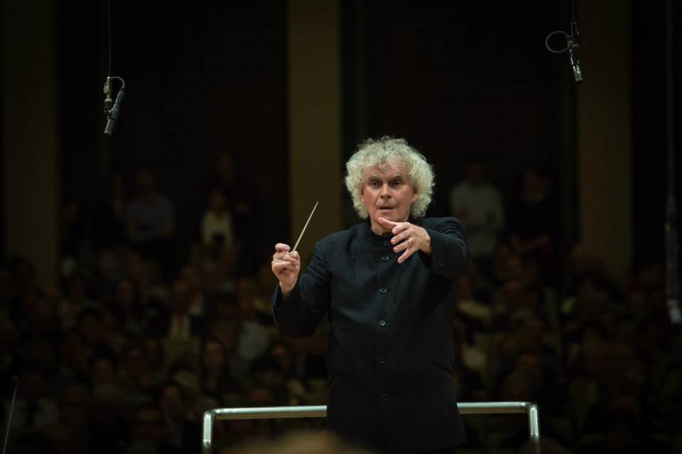 SIMON RATTLE DIRIGEIX DAS RHEINGOLD A MUNICH | IN FERNEM LAND